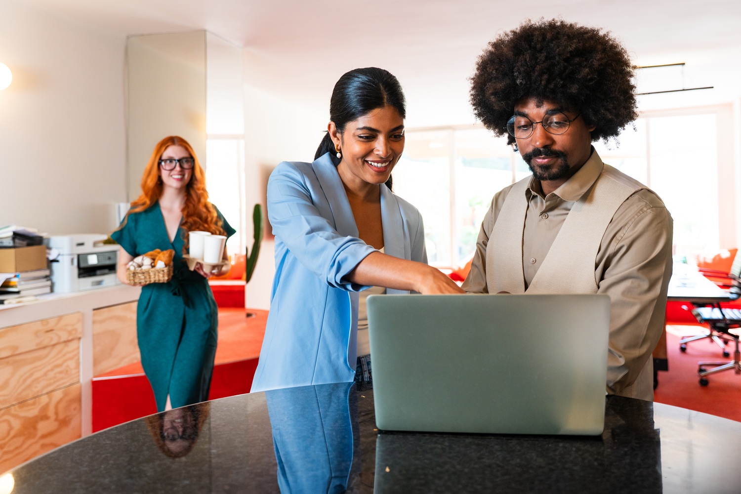 Condo Concierge vs. Doorman: What’s the Real Difference ...